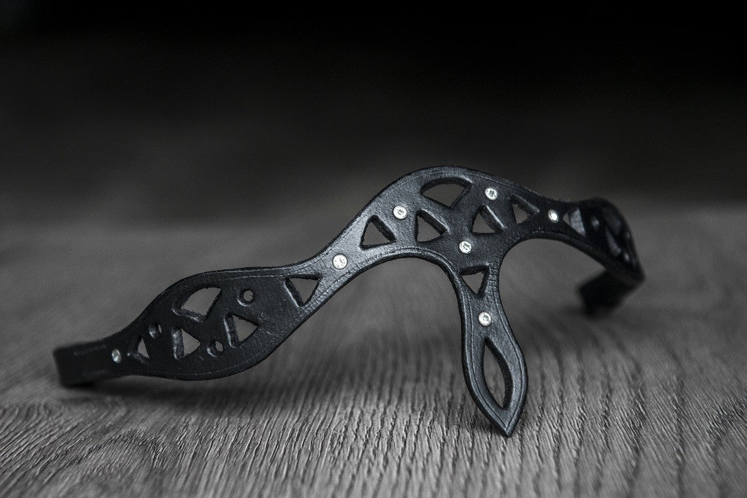 Nordic Horse pandebånd, nr. 5 med hulmønster og sten - Mix & Match